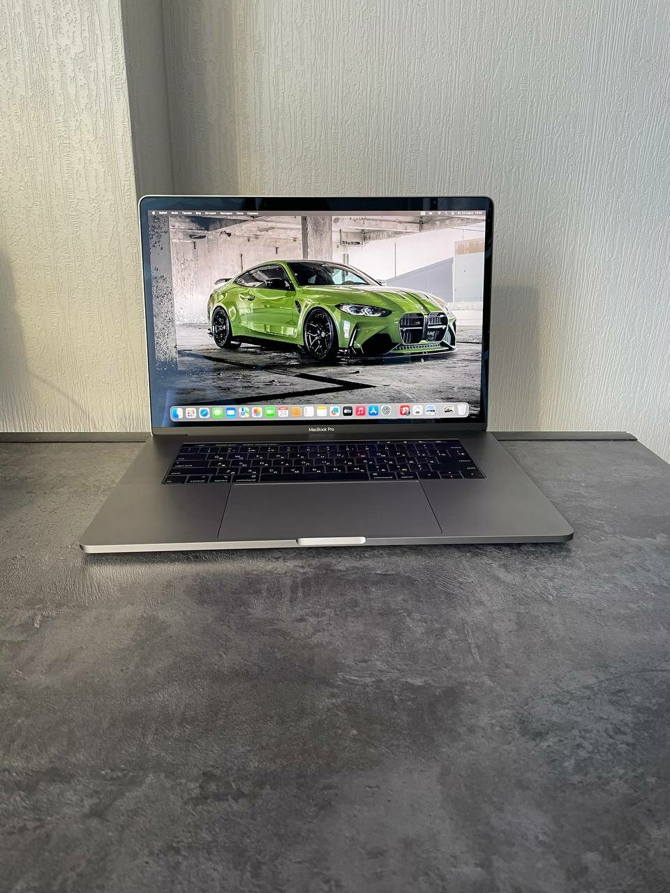 15" Ноутбук Apple MacBook Pro 15 2019, 2880x1800, Intel Core i9 2.3 ГГц, RAM 16 ГБ 2400 mhz DDR4, SSD 512 ГБ, Intel UHD graphics 630 1536 mb, macOS,серый