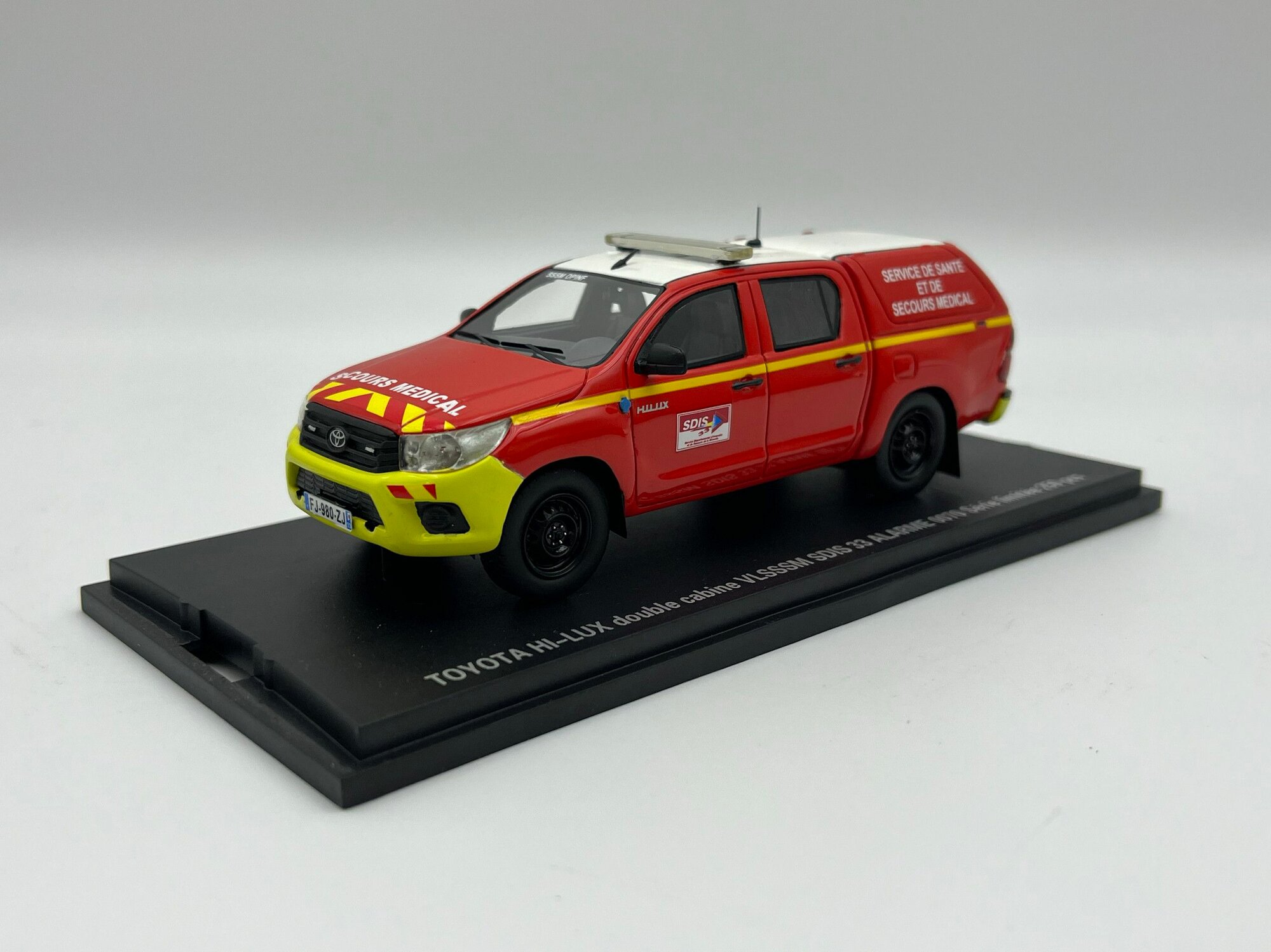 ALARME 1/43 Toyota HI-LUX VLHR SDIS33 Пожарная машина Модель автомобиля из смолы