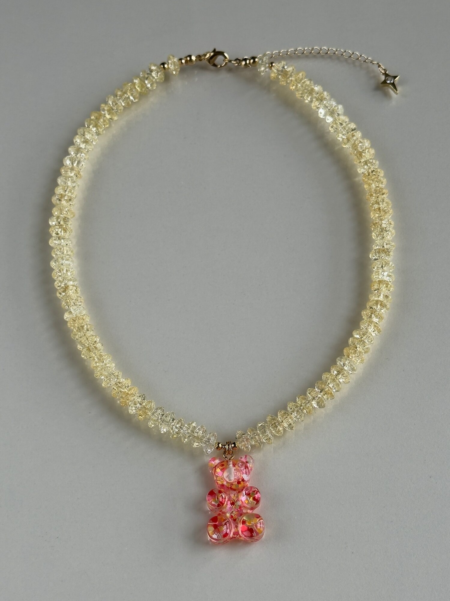 Колье, кварц синтетический, акрил