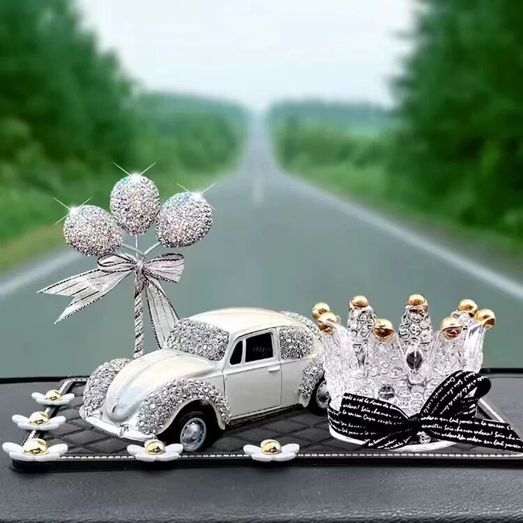 Маленький ароматизатор для авто с цветочным ковриком, золотой короной и серебряными алмазными шариками - декор с белым