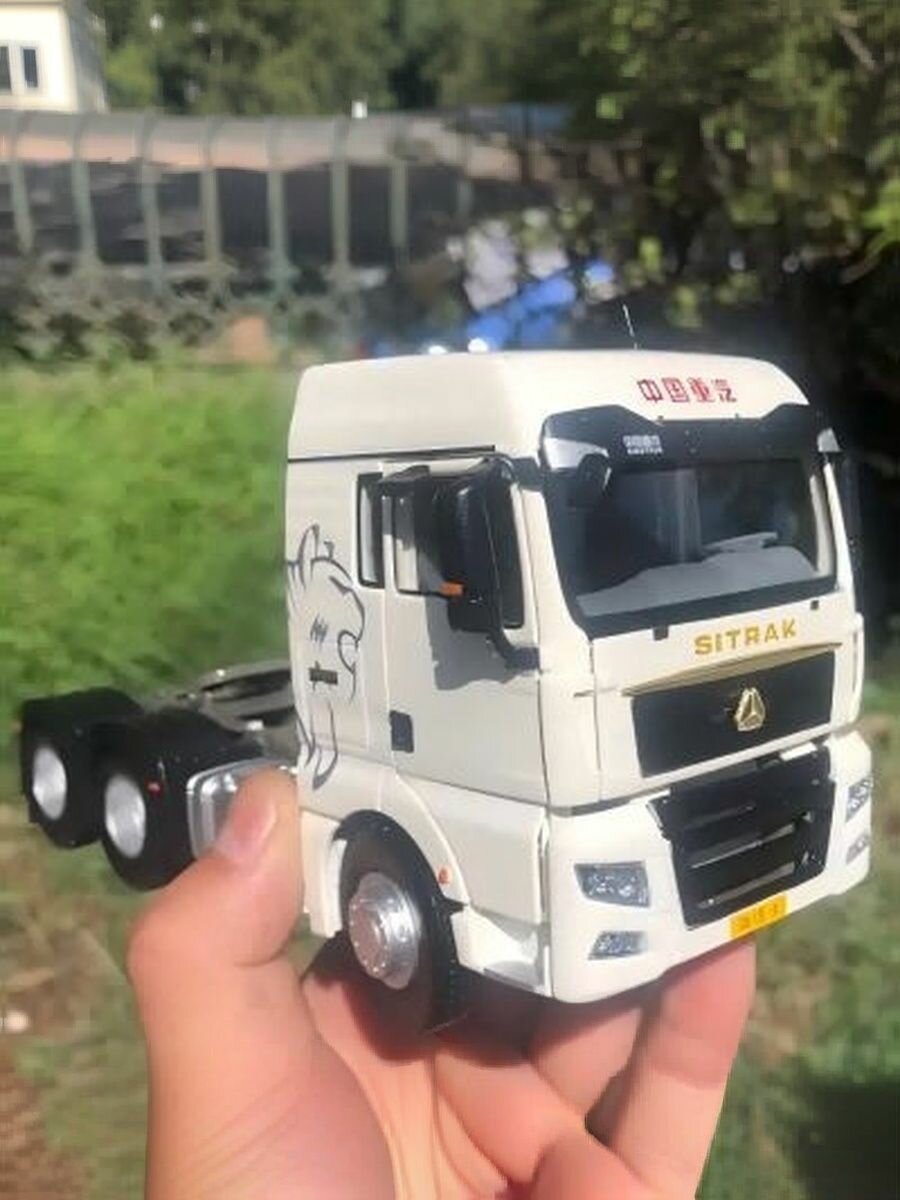 SINOTRUK SITRAK C7H модель автомобиля 1:36