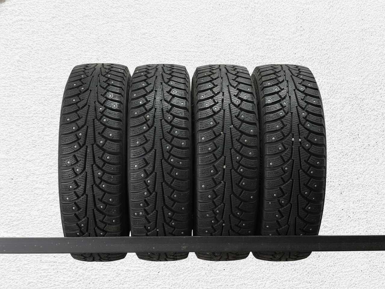 Зимние шины шипованные IKON TYRES Nordman 5 185/65 R15 10.0% износ PT0010165 TSB052887