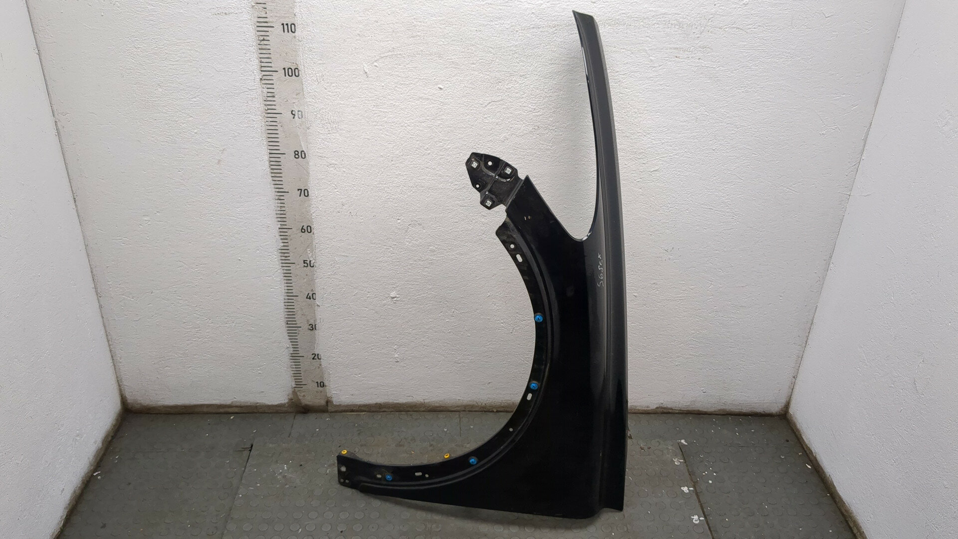 Крыло левое переднее Volvo C30 Б/У