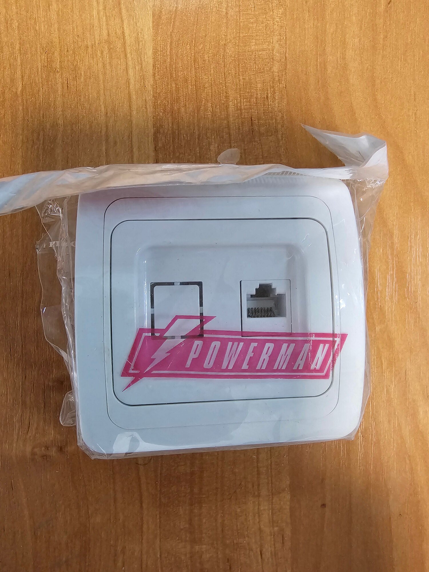 Розетка компьютерная RJ45 с/у белая Powerman Classic 1шт