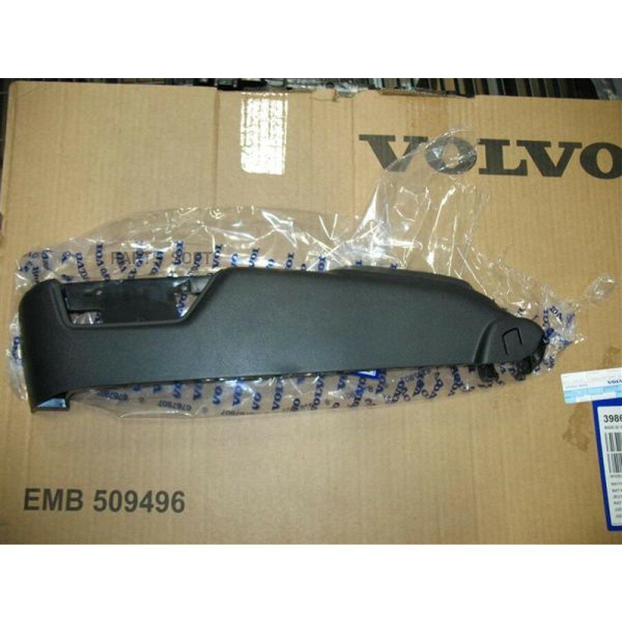 Накладка боковая передняя VOLVO 39 802 011 от официального дистрибьютора, VOLVO, артикул 39802011