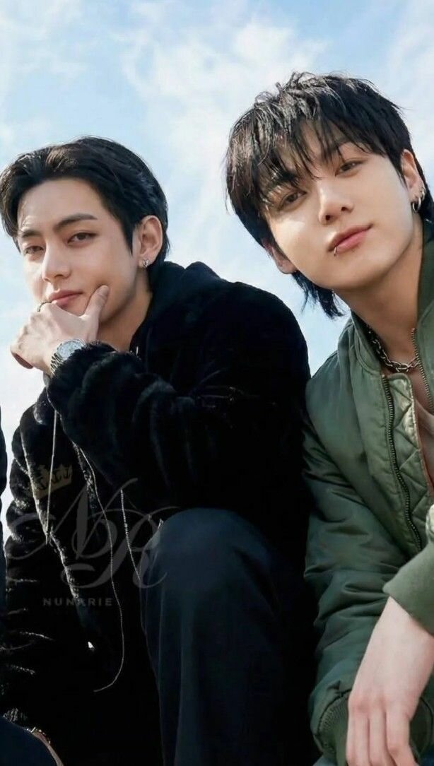 Алмазная Картина "BTS Jungkook Kim Taehyung CP" 5D Круглый Бриллиант 30х40 См.