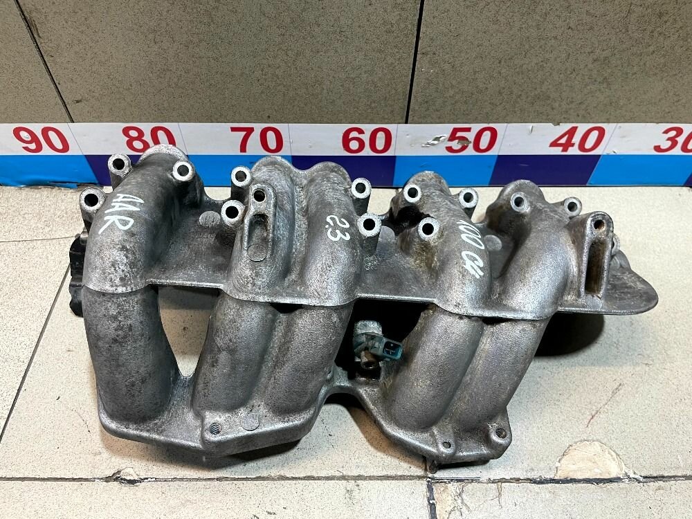 Впускной коллектор Audi 100 C4