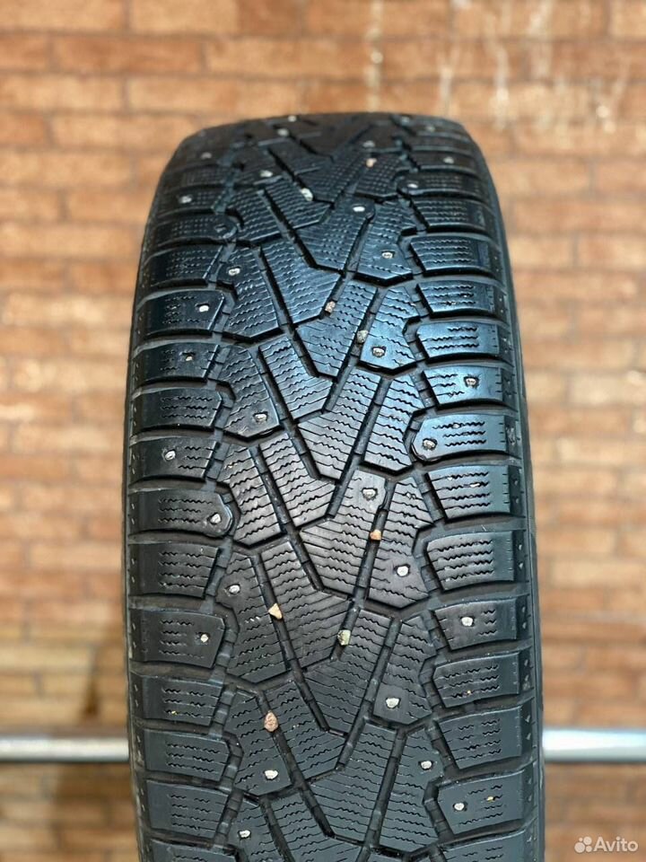 Pirelli Ice Zero 215/55 R18