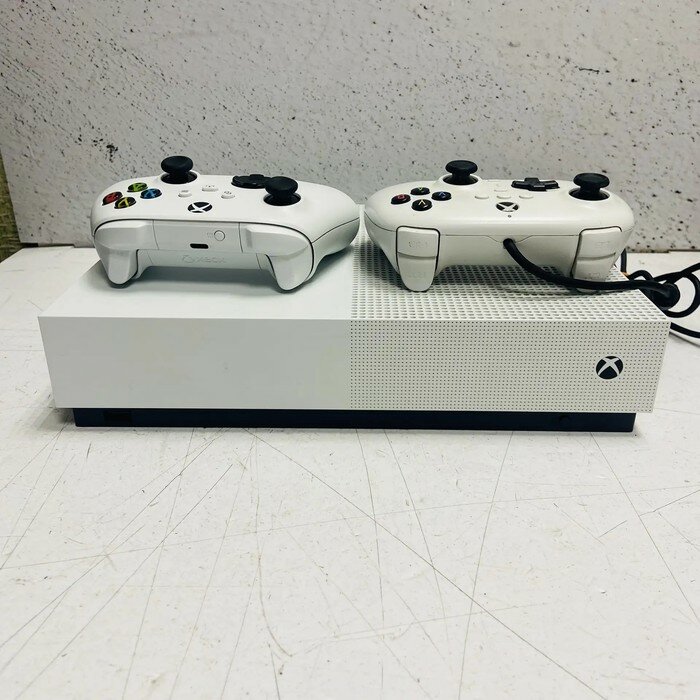 Игровая приставка Microsoft Xbox One S