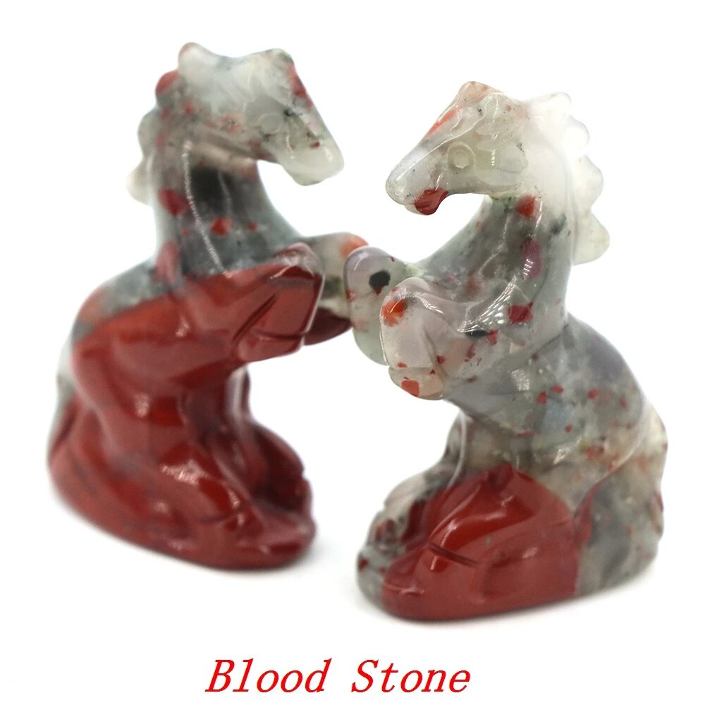 Фигурка лошади из камня Blood Stone