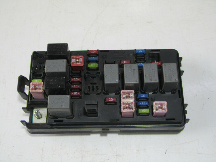 Блок предохранителей 96427971 AF AK62083 96857515 Chevrolet Spark M200 - средняя часть с реле