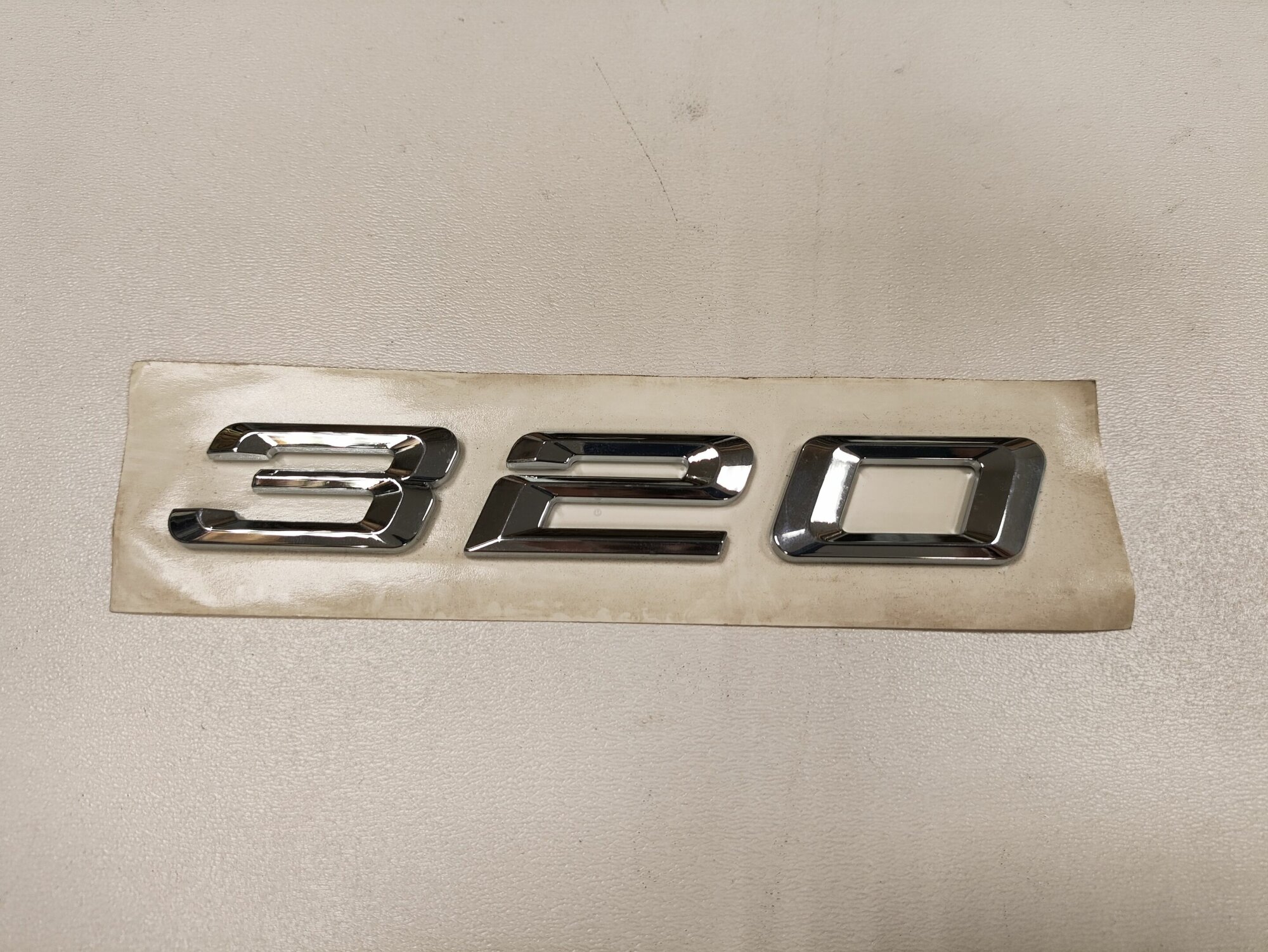 Эмблема "320" Lifan Smily (320) [1.3 16V 5MT хетчбэк] F3921019A2E01