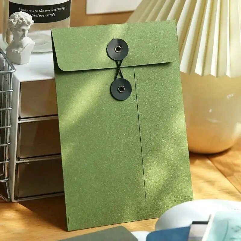 Винтажный конверт из крафт-бумаги green
