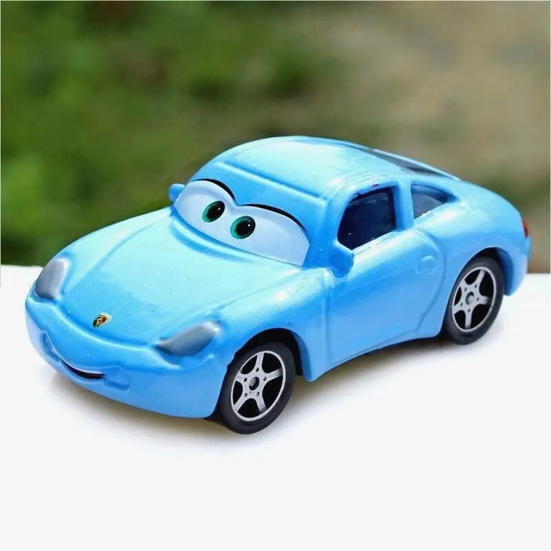 Металлическая машинка Disney Тачки Салли 1/55, небесно-голубой, 7 см
