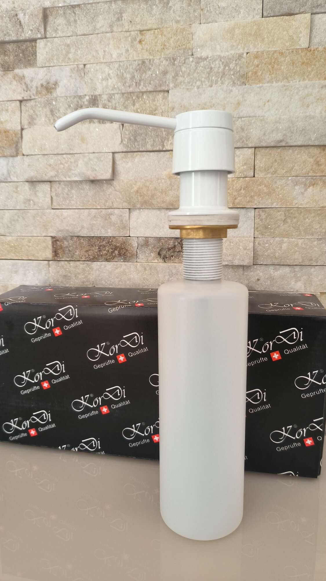 Дозатор для жидкого мыла и моющих средств KorDi KD H207 White, белый.