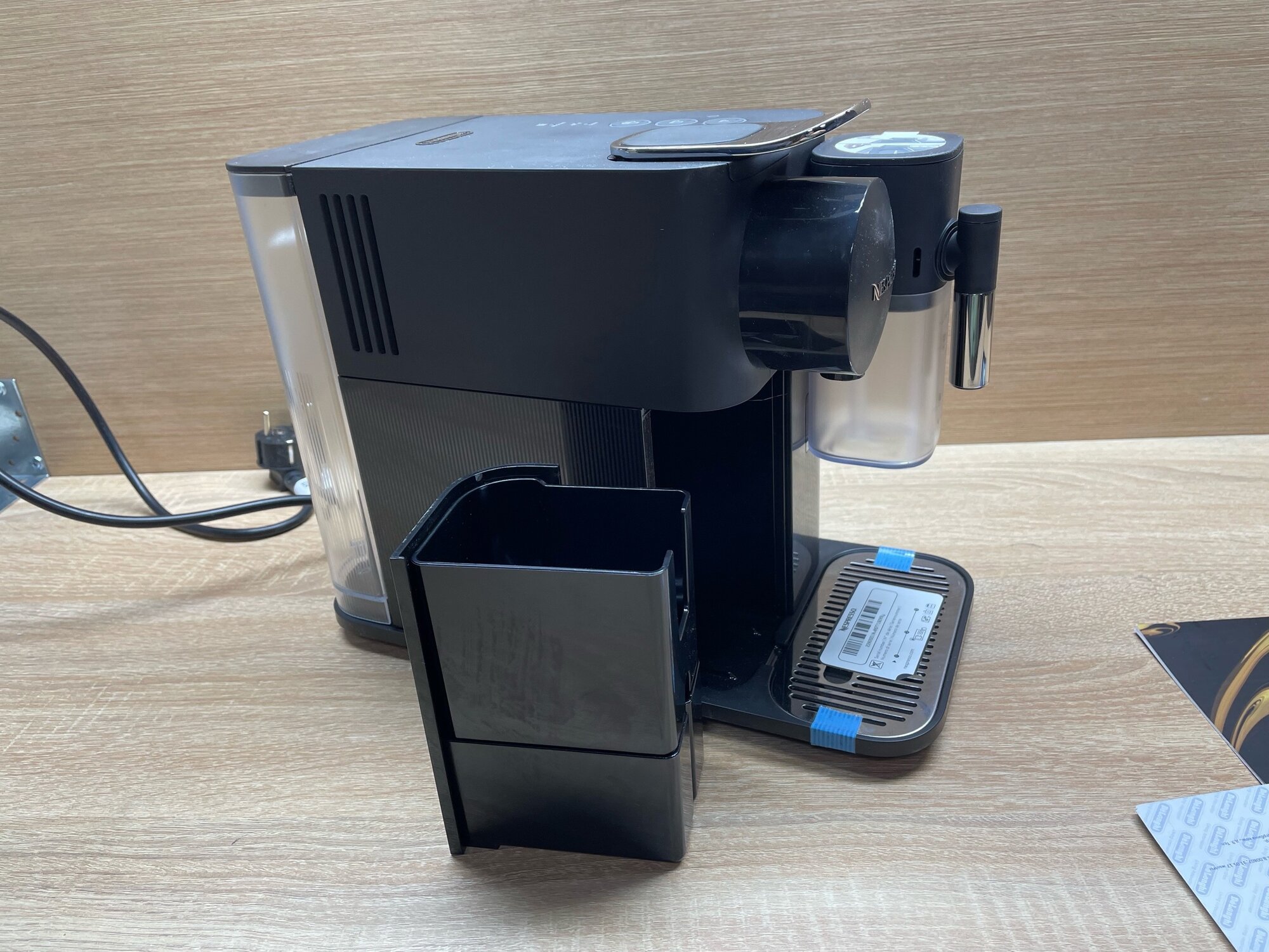 Кофемашина капсульная De'Longhi Lattissima One Evo EN510, черный