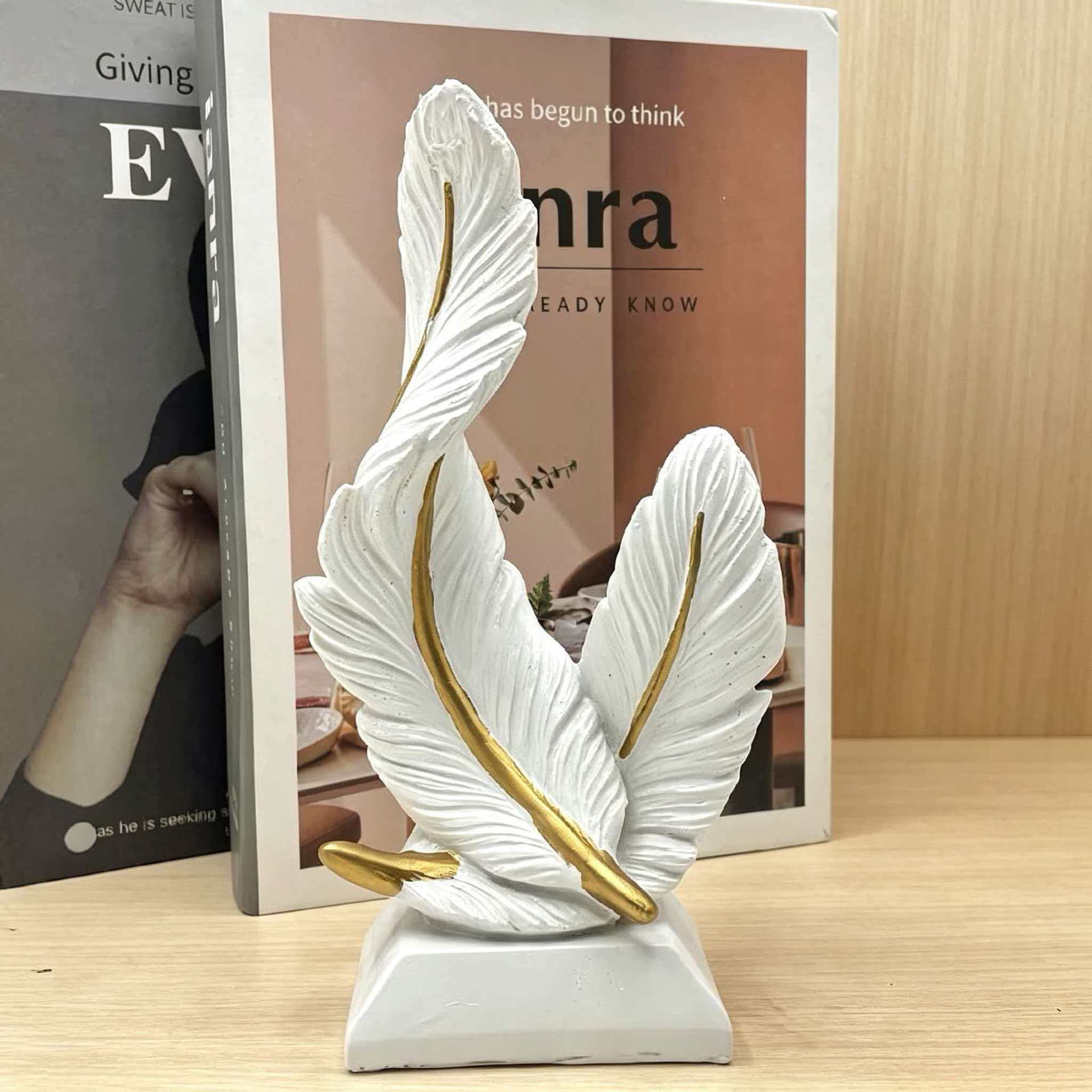 Белая Декоративная Фигурка Из Пера Для Гостиной, Прихожей, Шоурума, Подарок На Переезд, 9x5x16см