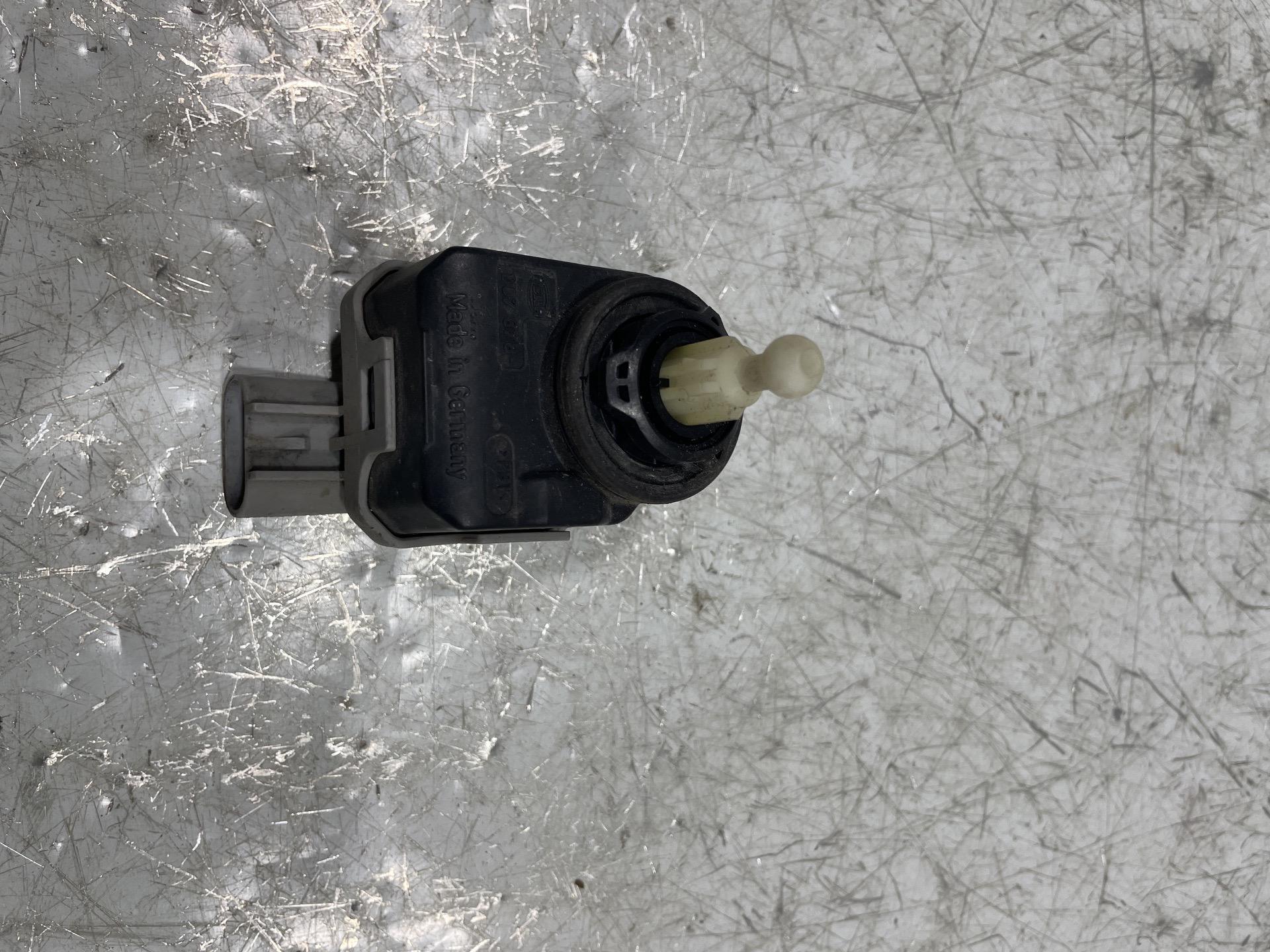 Корректор фар Skoda Fabia 1 (1999 - 2004) 6Y0941295