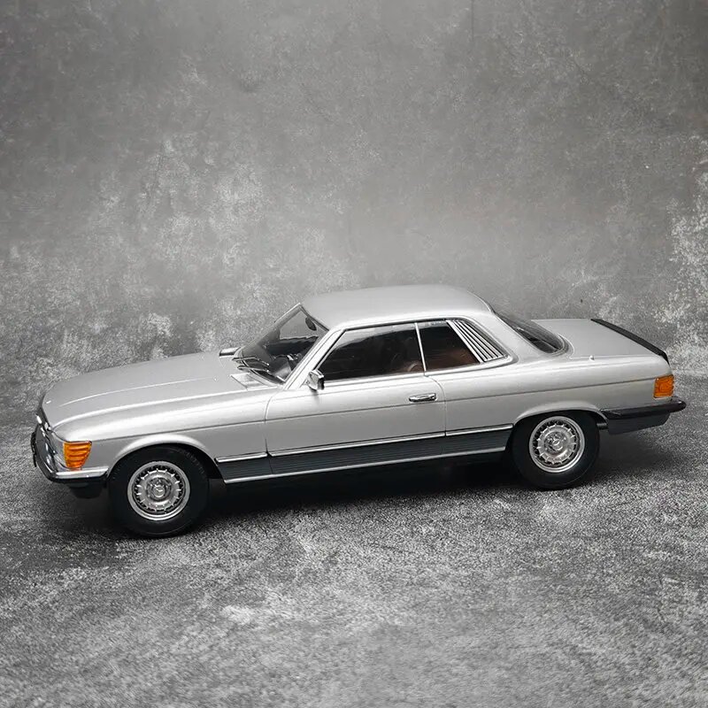 Модель автомобиля Mercedes-Benz 450 SLC 1:18, Silver