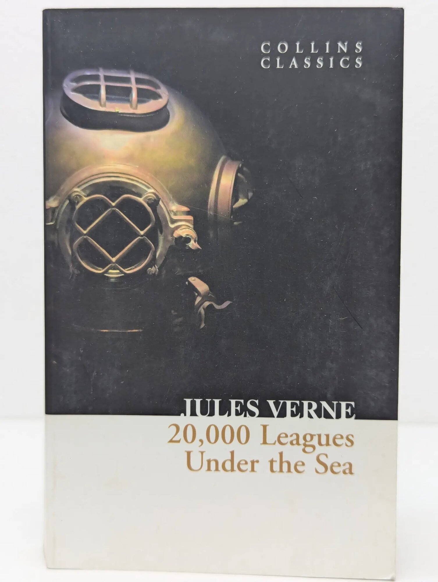 20,000 Leagues under the Sea. 20,000 Лье под водой Верн Жюль 2010