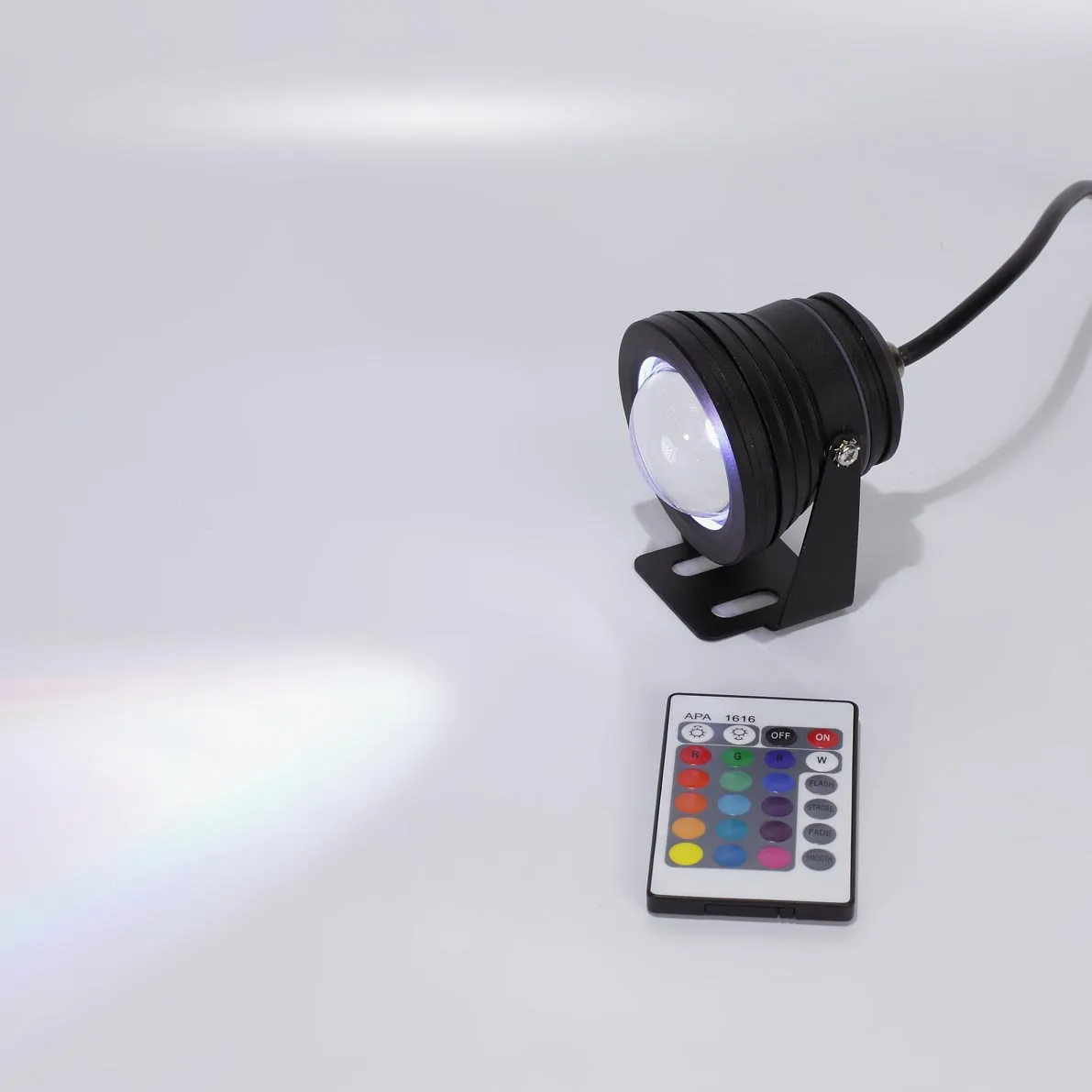 Лампы светодиодные ShopLEDs Светодиодный прожектор OT-10В-RGB-220 (10W, 220V, RGB, IP68, черный)