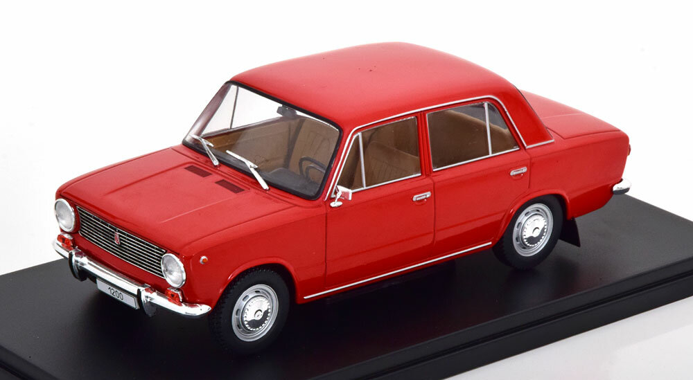 Модель коллекционная WHITEBOX Волжский автомобиль lada 1200 saloon red