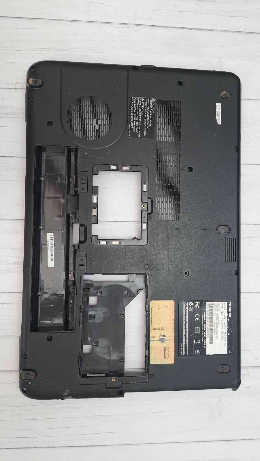 Нижняя часть ноутбука (поддон) Toshiba Satellite L505-13V
