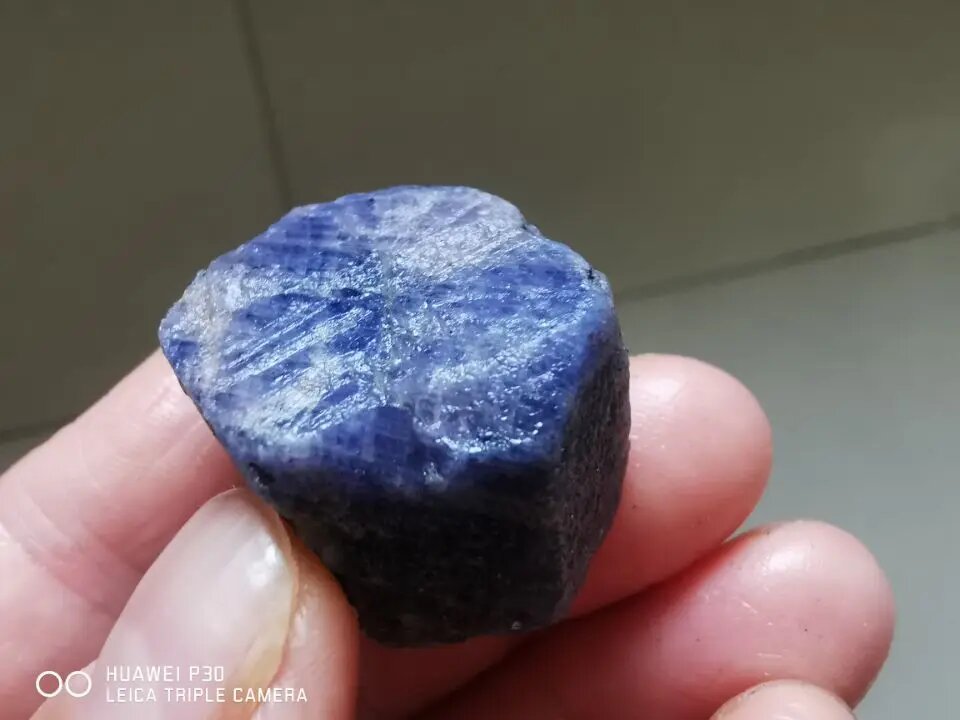 BASILOSAURUS Сапфир природный фиолетовый и синий 15.37g(22mm)