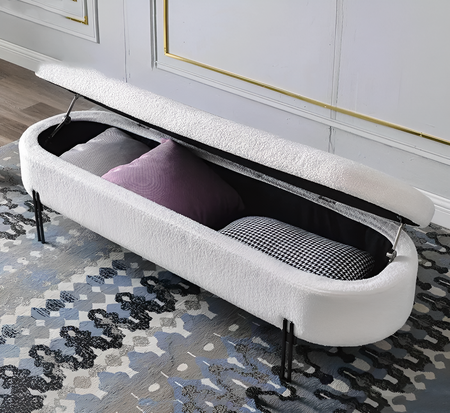 Банкетка с местом для хранения "LAMB" 150х40х40см, белый, букле, стальные ножки -черный цвет