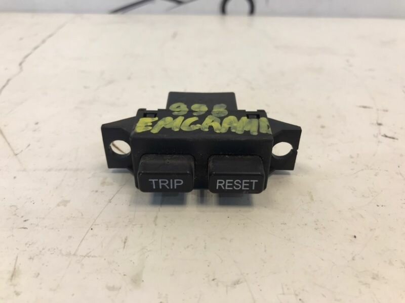 Кнопка TRIP Geely Emgrand Ec7 2013 06701067 FE-1 JL4G18 (с пробегом)