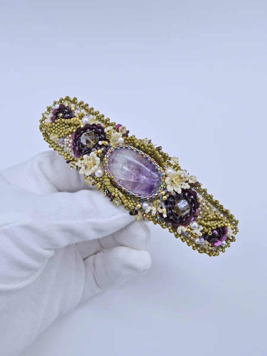 Заколка-автомат ручной работы с флюоритом и Swarovski