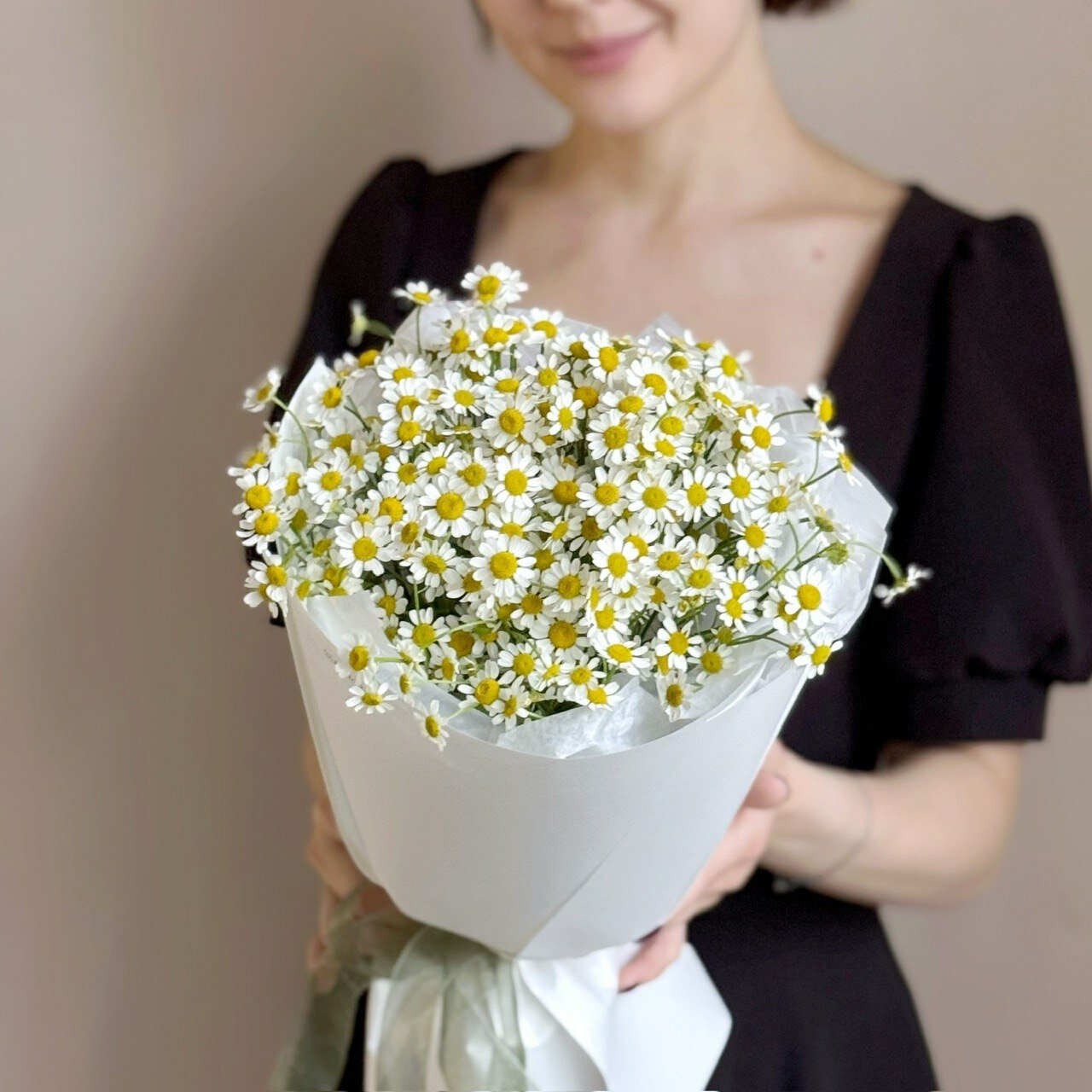 Мини букет из 5 кустовых ромашек