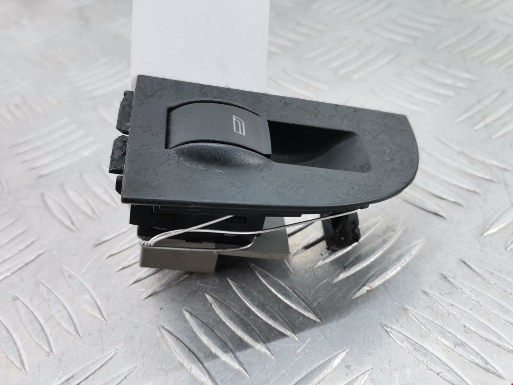 Кнопка стеклоподъемника / 1829260 501690 4B0959855A для Audi A6 C5 (с пробегом)