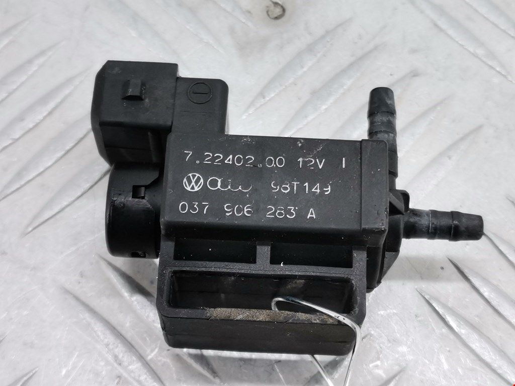Клапан воздушный / 1554226 72240200 037906283A для Audi A3 8L (с пробегом)