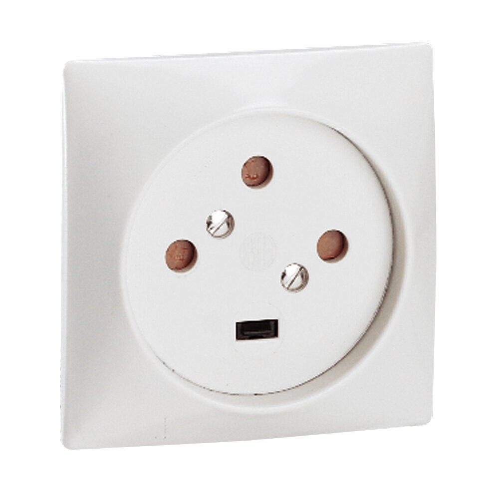 055425 Розетка 3К+З 20 А