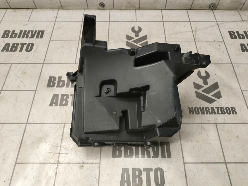 Корпус блока предохранителей Renault Megane 2 02-09