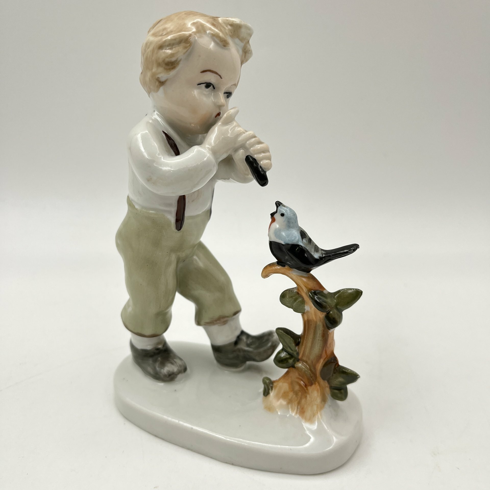 Статуэтка "Мальчик с птичкой", фарфор, роспись, Германия, 1950-1980 гг.