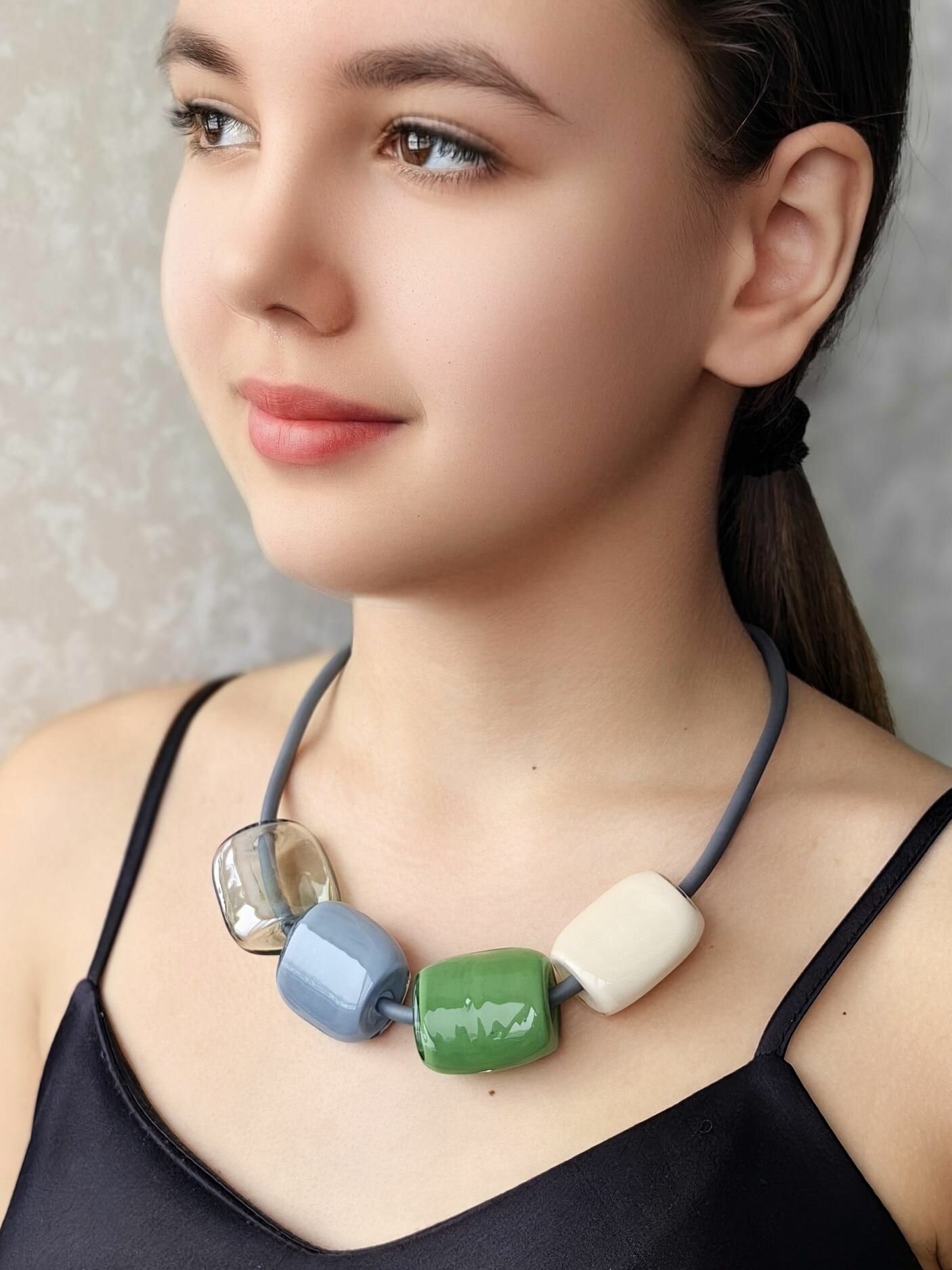 Колье, стекло