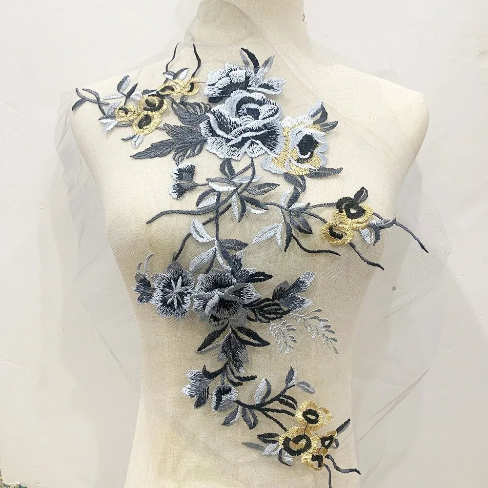 Цветочная вышивка на сетке, серый, 49x21 см