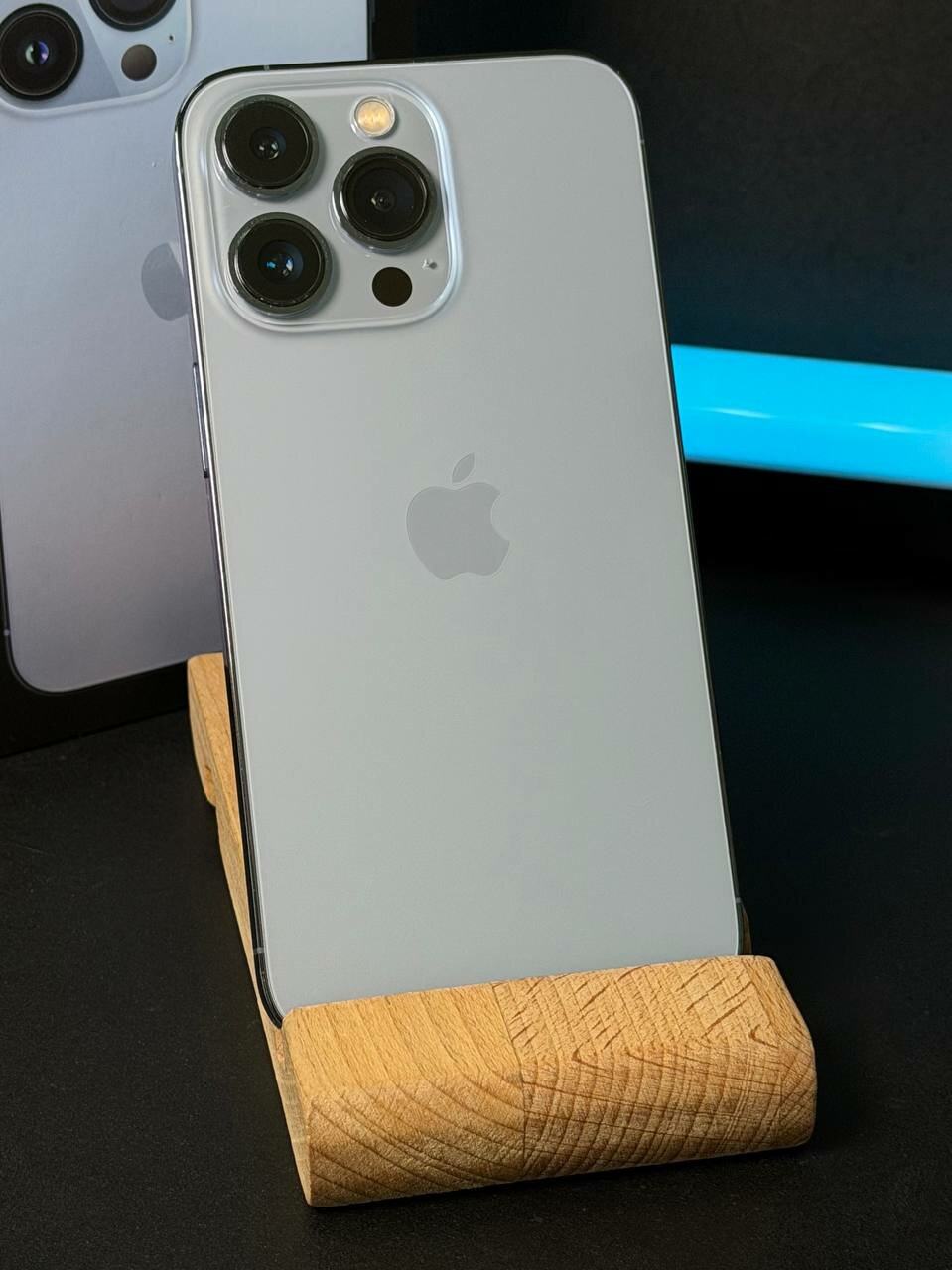 Смартфон Apple iPhone 13 Pro 256 ГБ, nano-SIM + eSIM, голубой