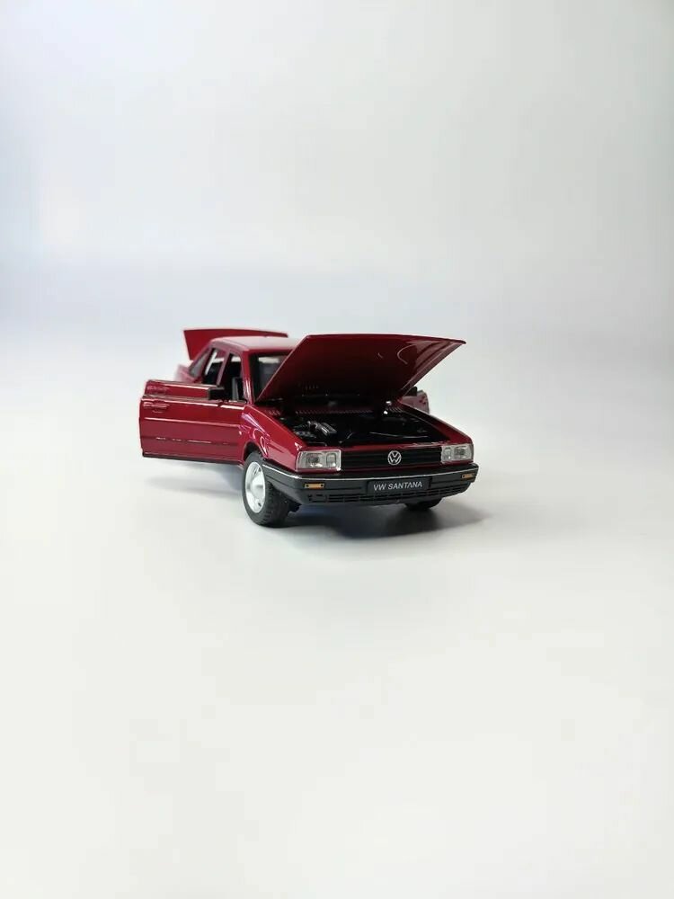Игрушечная машинка