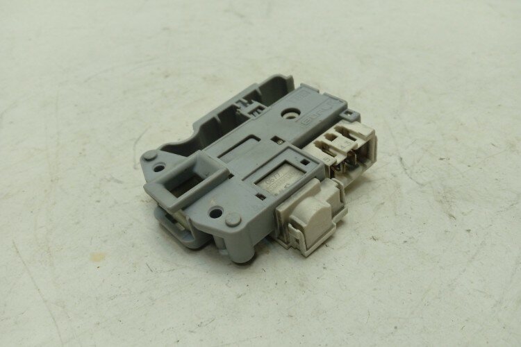 NWSB5851 кт148 Блокировка люка для стиральной машины Indesit NWSB5851 б/у