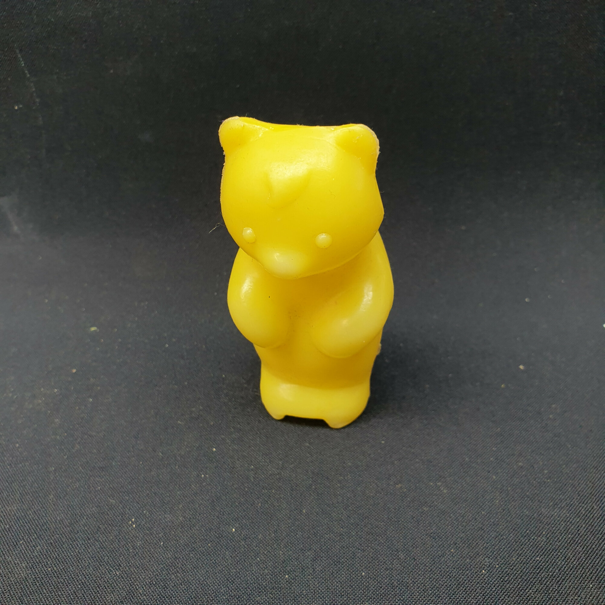 Игрушка винтажная, СССР. Пластмассовая фигурка медведя, желтая, для кукольного театра
