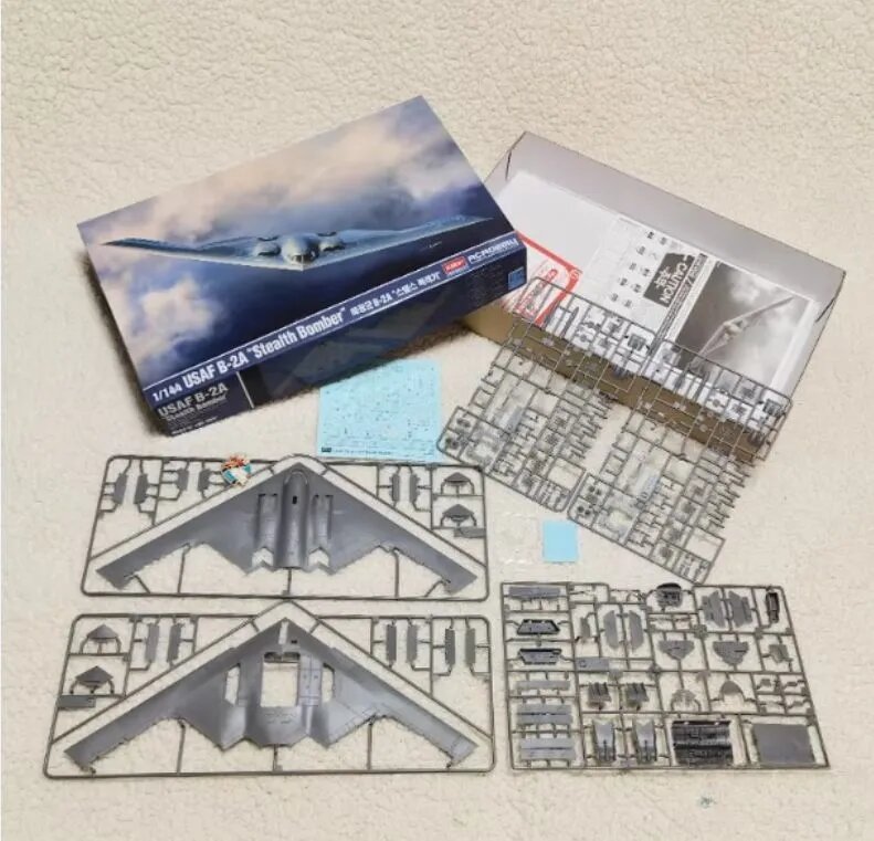 Academy 12645 1/144 Масштаб USAF B-2A "Stealth Bomber" сборный комплект моделей