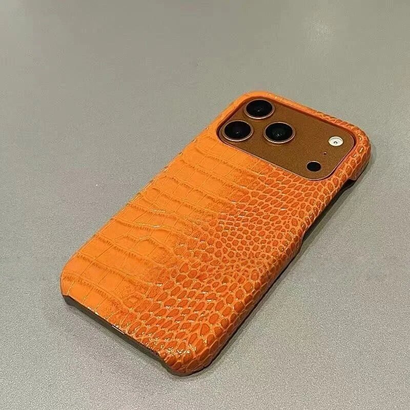 Оранжевый чехол для iPhone 17 Pro с текстурой крокодила