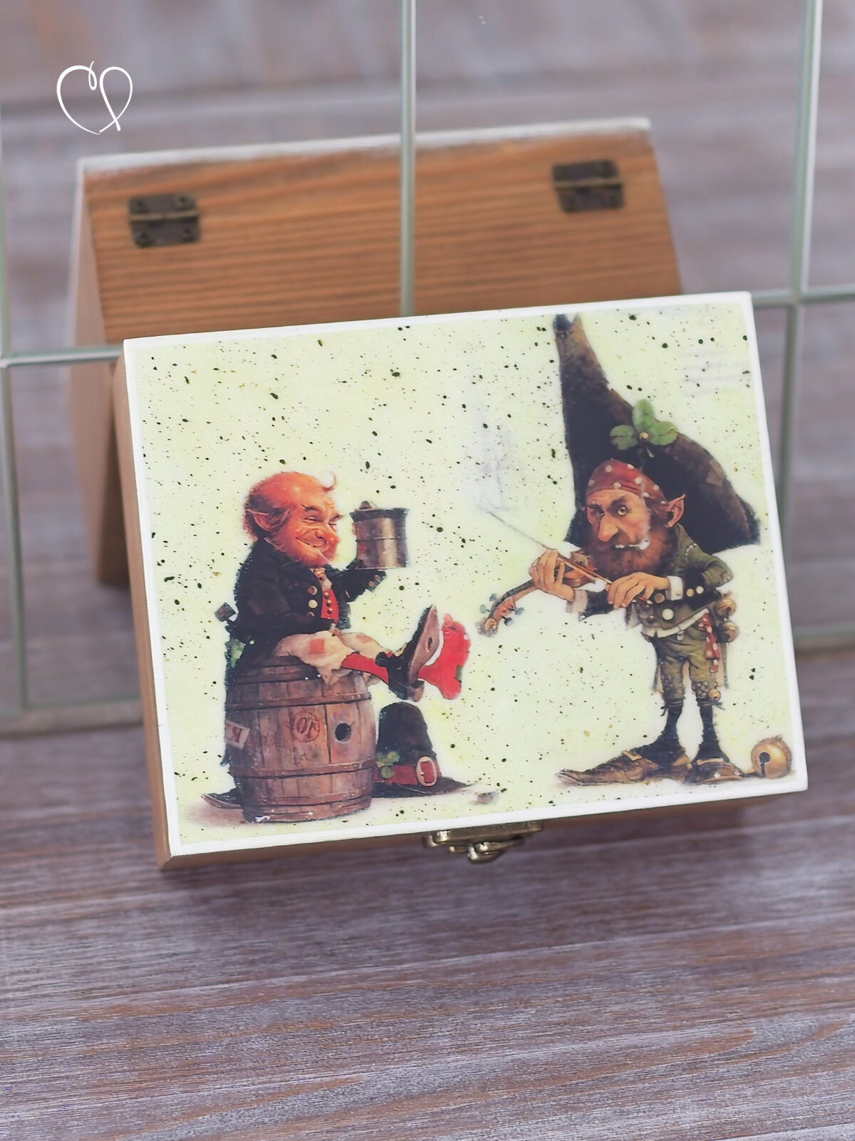 Шкатулка ArtCherish «Гномы», дерево, 12x15 см, прямоугольная, с замком, ручная работа