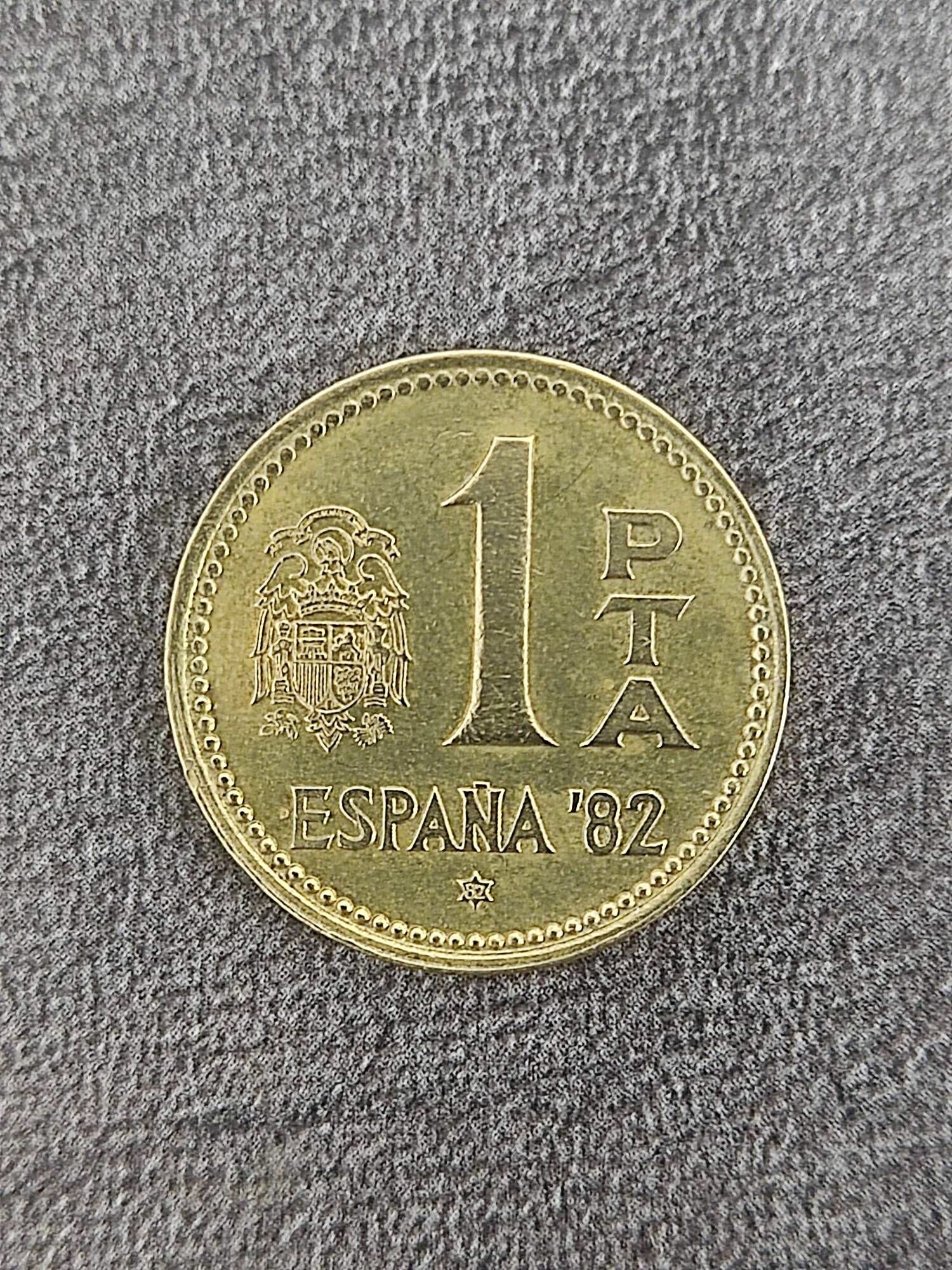 Оригинальная монета 1 песета Испания "Перевёртыш" 1980 (82) Чемпионат Мира по футболу