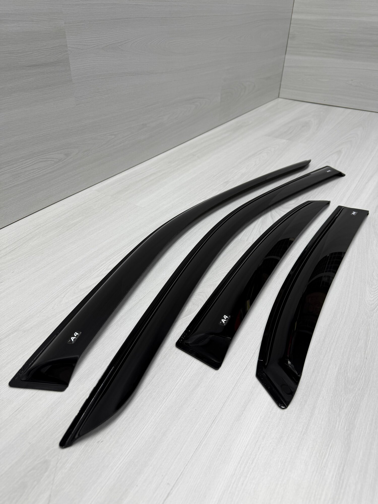 Дефлекторы (ветровики) окон на Audi A4 1994-2000 Седан (Ауди)