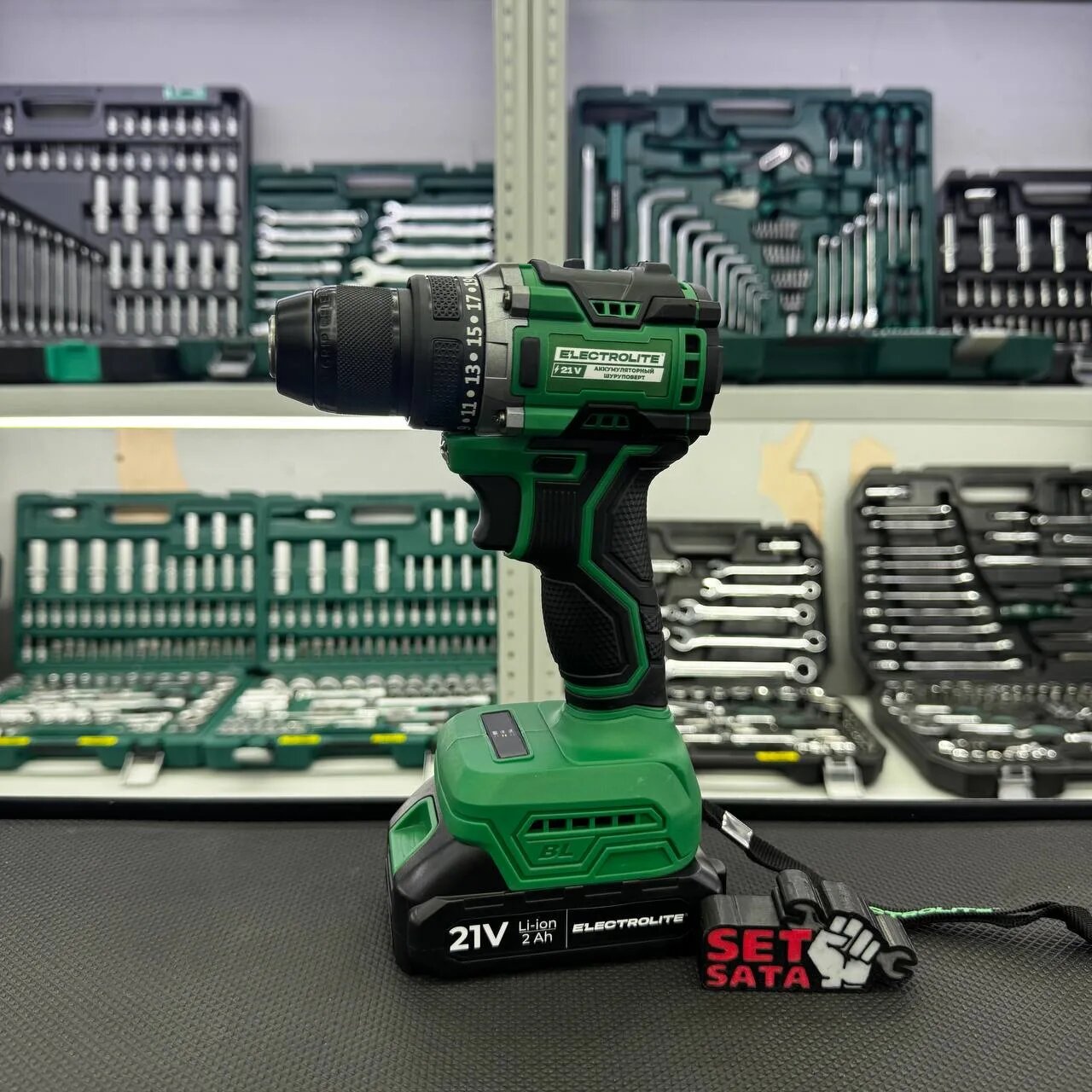 Шуруповерт акк. ELECTROLITE Expert 21V BL, 1400об/мин, 45Нм, 2 скорости, патрон 10мм