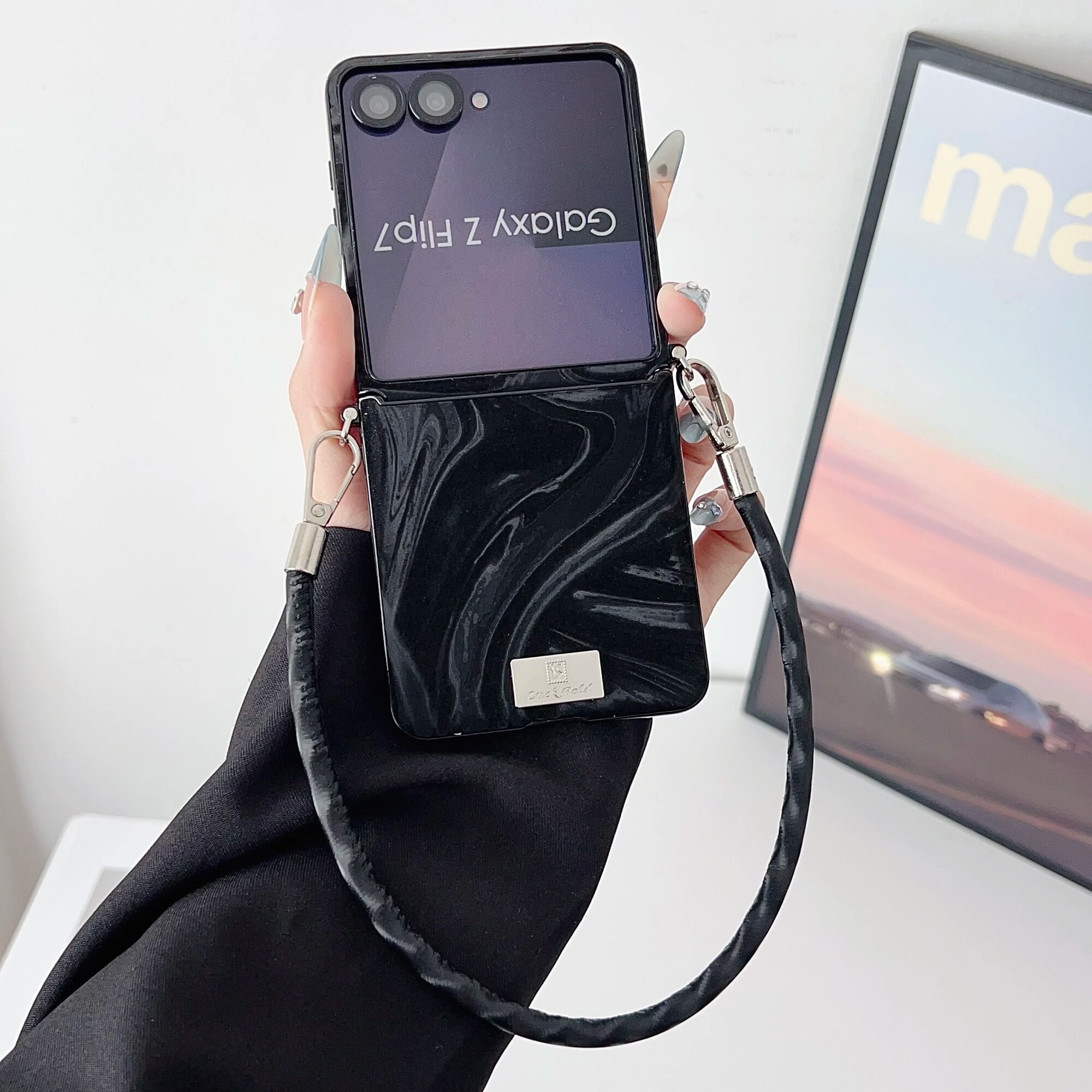 Роскошный кожаный чехол с эффектом водной ряби и именной табличкой Galaxy Z Flip3 5G, Black(Chain)